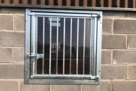 External Stable Windows | Stablesonline.co.uk